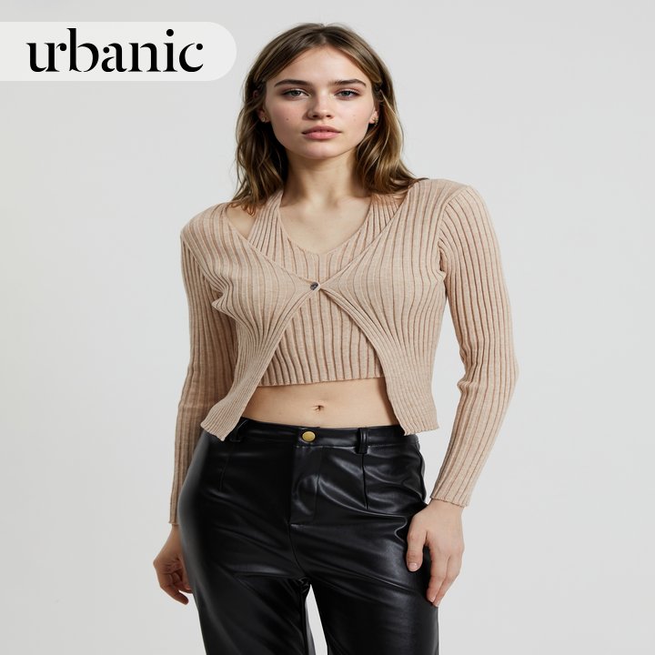Buttoned Knit Top | Urbanic